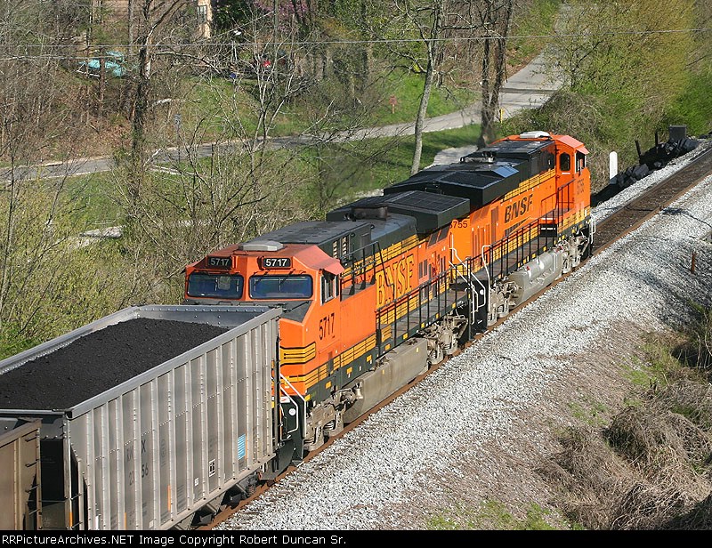 BNSF 5717